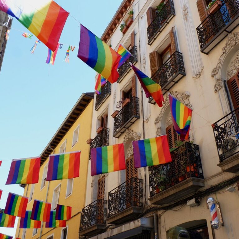 Descubriendo Chueca: El Vibrante Corazón de Madrid - Madrid-Toledo
